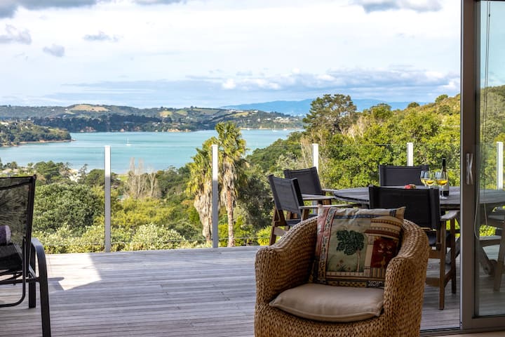 Wakainga - Sea Views Near Oneroa Beach - Waiheke Island