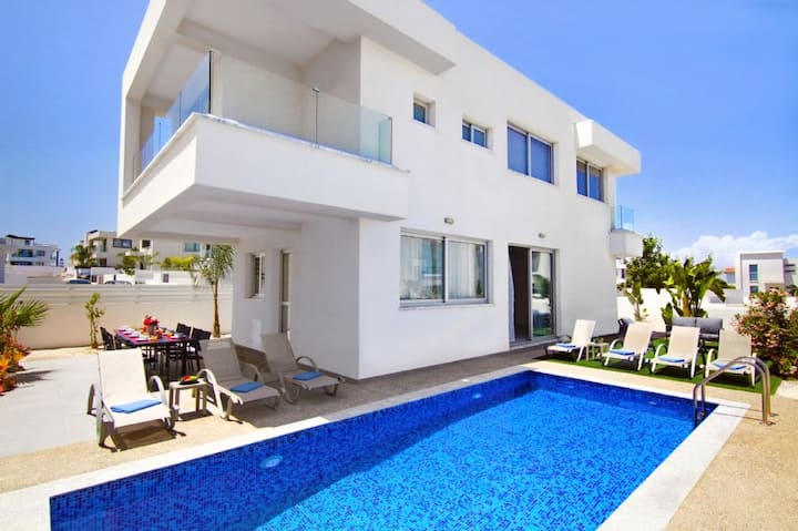 Villa Selena - Protaras