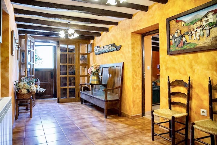 Maison De Charme à Valcarlos, Idéale Pour Familles - Saint-Jean-Pied-de-Port