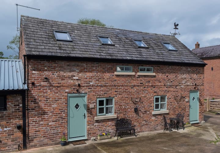 The Hoglets (No3.) - Congleton
