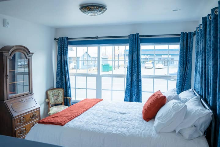 Palmer Suite 101, Hyland Hotel - Palmer