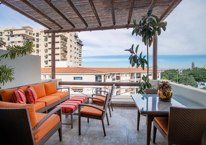 Amazing Location - 1 Block To Beach - Puerto Vallarta