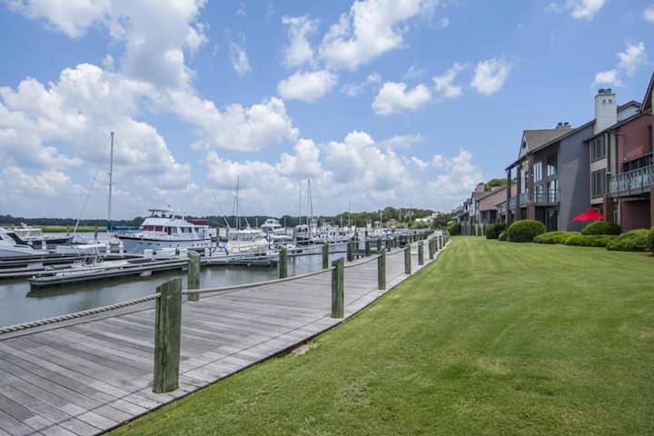 Seabrook Exclusives | 1938 Bohicket Marina - Kiawah Island, SC