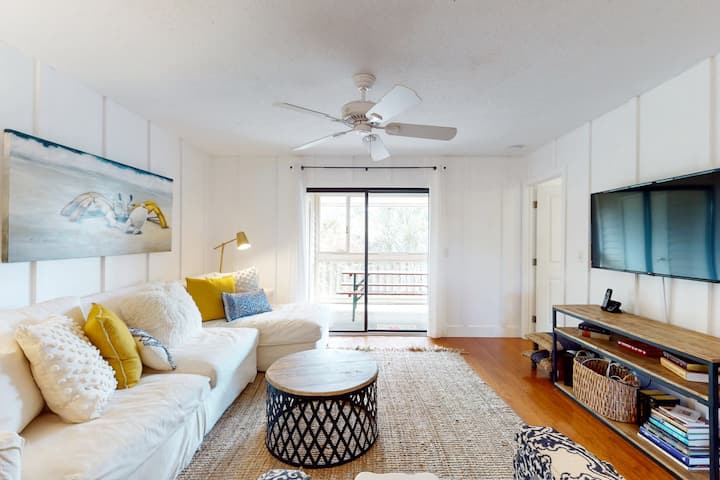Seabrook Exclusives | 2066 Marsh Walk - Seabrook Island, SC