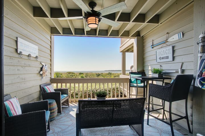 Seabrook Exclusives | 1363 Pelican Watch - Seabrook Island, SC