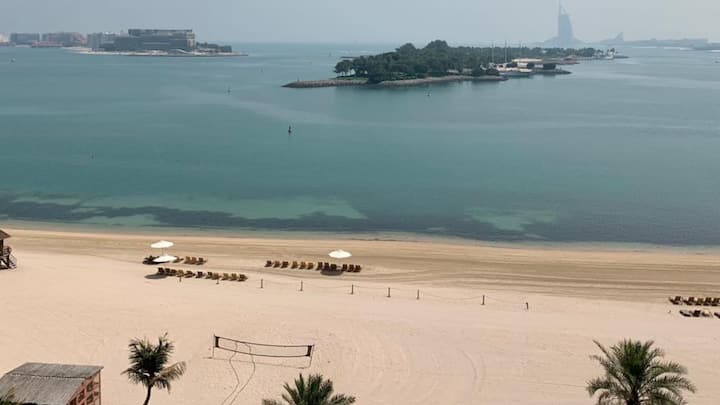 Al Dabas Beach Views, 3bd Sleeps 6, Beachfront - Dubai