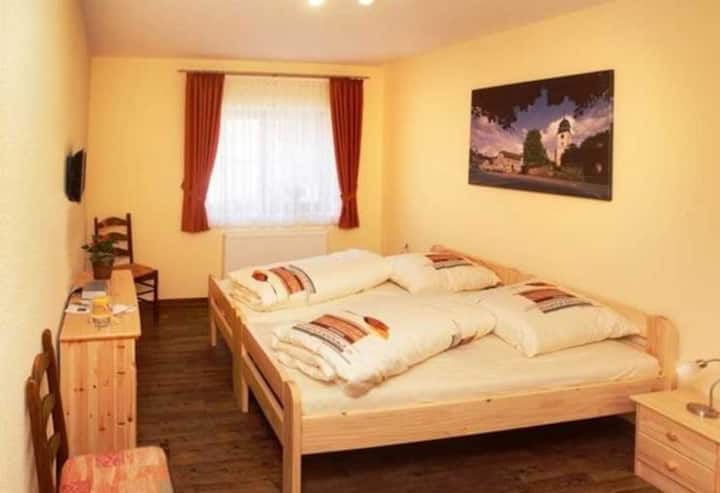 Doppelzimmer 3, Gästehäuser Am Nibelungensteig - Bensheim