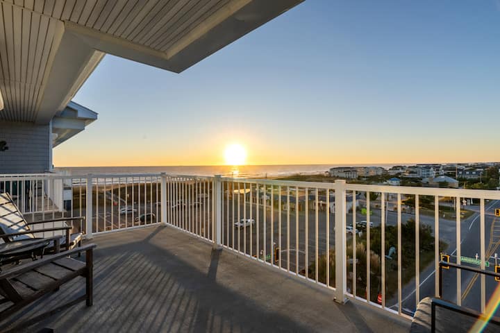 Waterfront 2 Story Penthouse!  4bd/3bth - Virginia