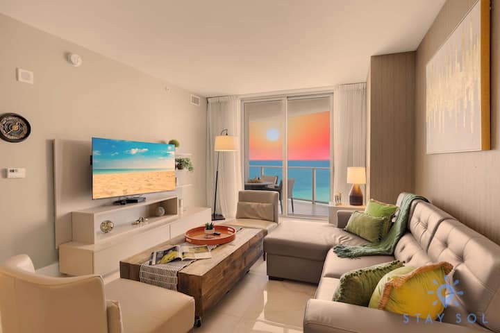 Rooftop Pool Oceanview Balcony & Beachfront Resort - Sunny Isles Beach, FL