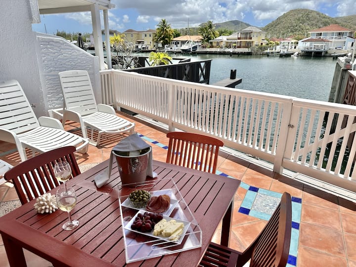 Picturesque Waterfront Villa - Antigua and Barbuda
