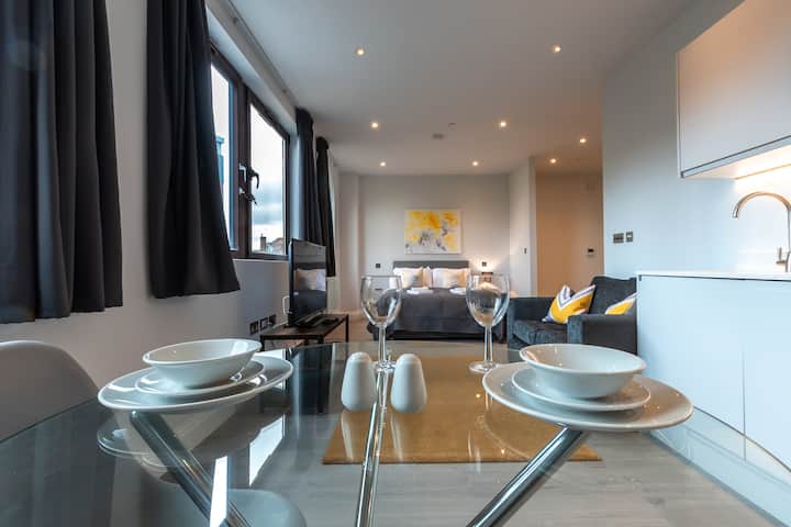 Kingsbridge House / Nr Heathrow - Apartment Nine - London Heathrow Airport (LHR)