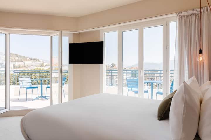 Sonder At Yelo Promenade | Balcony Suite, Sea View - Nice