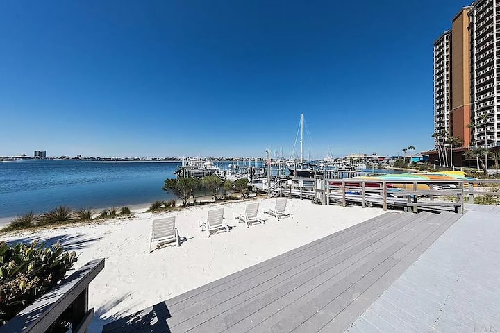 Soundfront-pool-2br South Harbour 12e - Gulf Breeze, FL