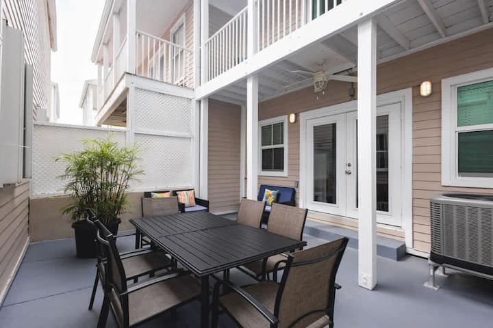Heated Rooftop Pool, Gated Parking - Casa Caribe - Key West, FL