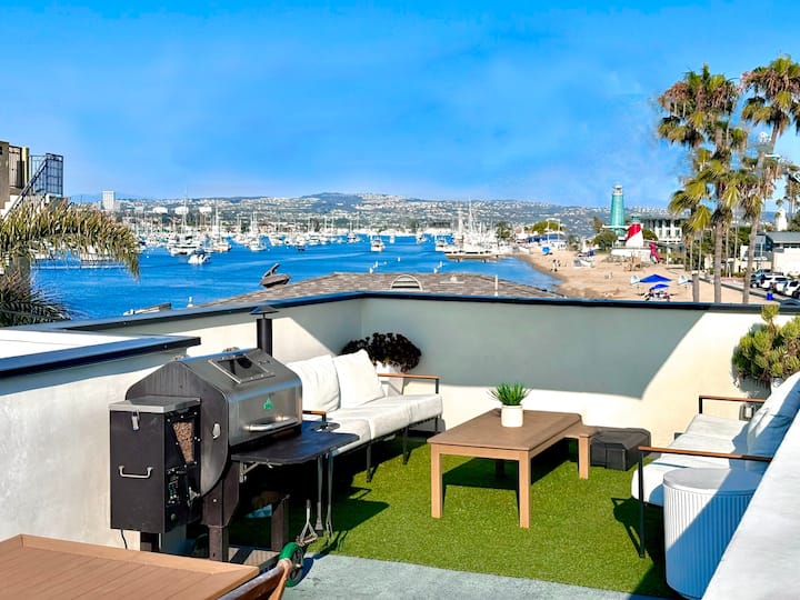 Ocean-view 3br W/ Rooftop Deck By The Pier - Newport Beach, CA