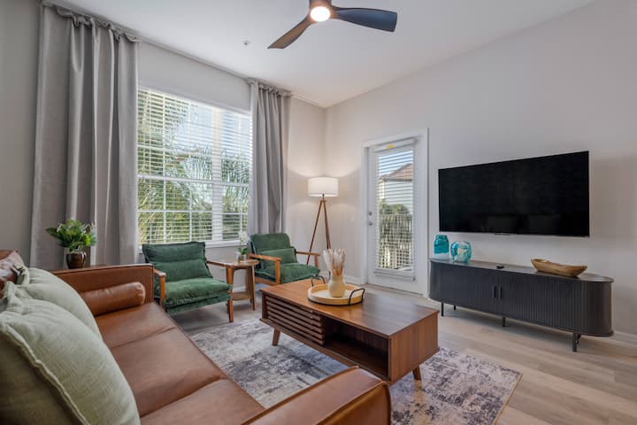 Is3-305 - Lakefront Unit. - Orlando, FL