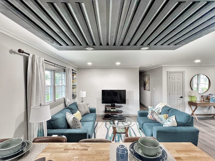 Decatur's Family Sport Haven & Backyard Bliss - Decatur, AL