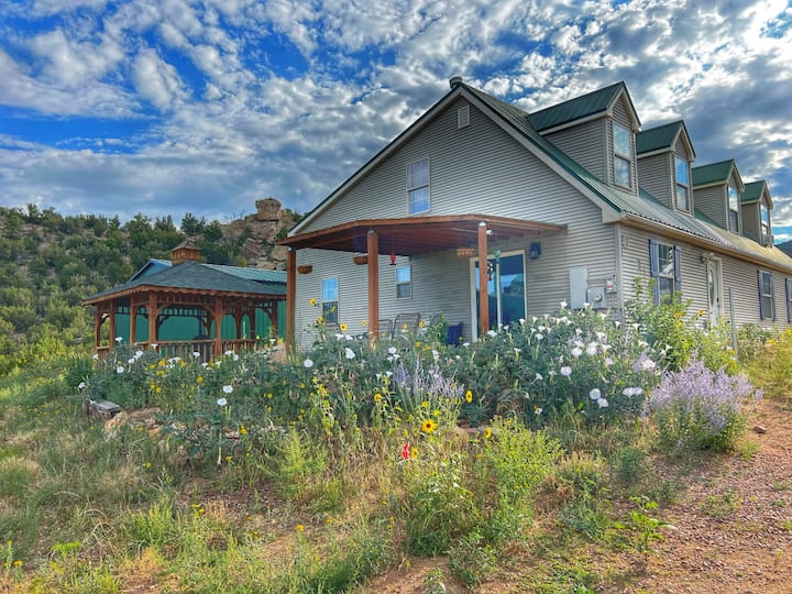 Hole In The Wall Ranch - Colorado
