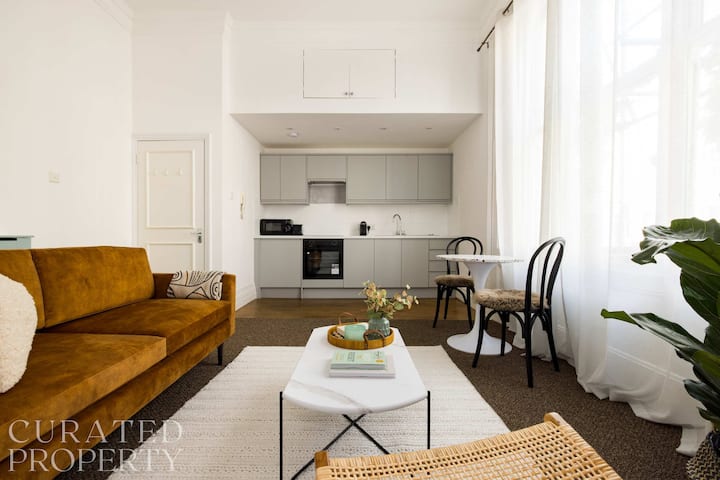 Spacious Earls Court Apt - Office & Rear Terrace - Chelsea