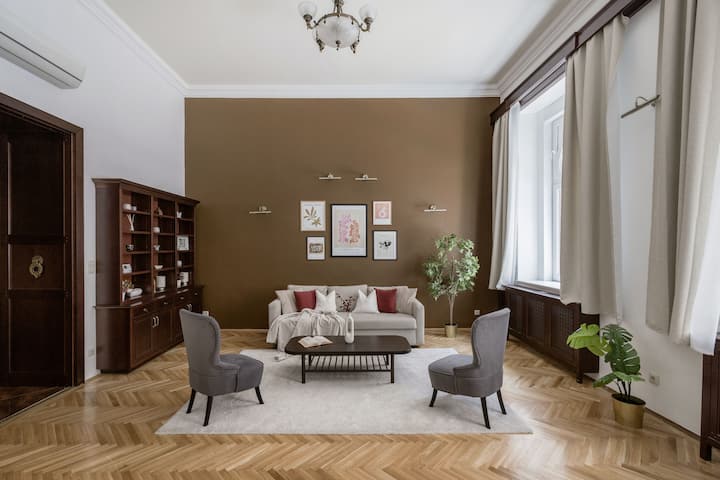 Luxe, Historic Home Downtown Landmarks 19 Century - Budapest
