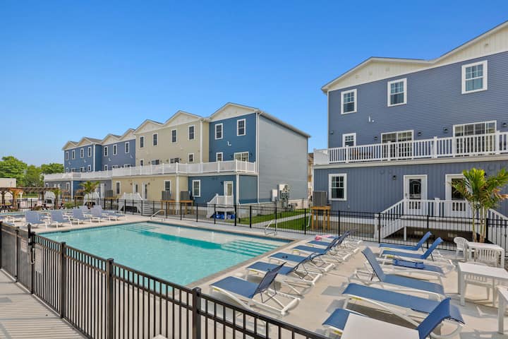 Oasis By Seaport Stays-classic  Townhome - Wildwood Crest, NJ