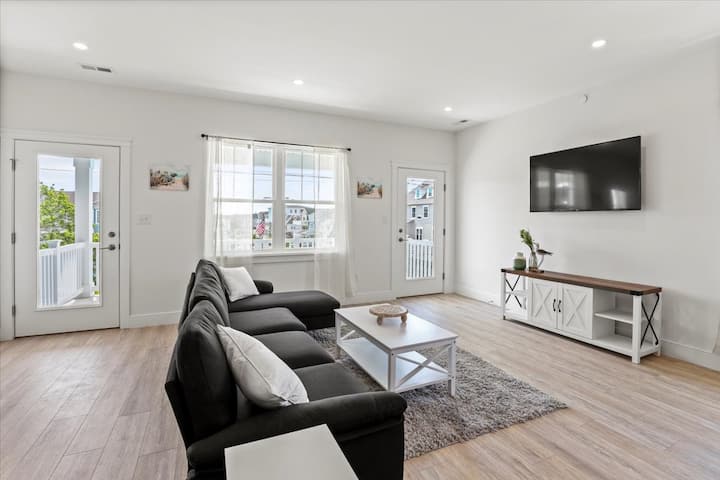 Oasis - Premier Condo - Wildwood, NJ