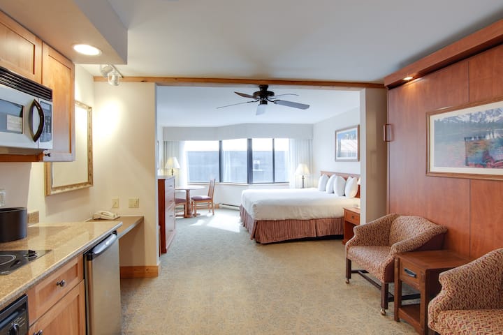 Ski-in/ski-out Crested Butte Studio W/ Pool Access - Crested Butte, CO