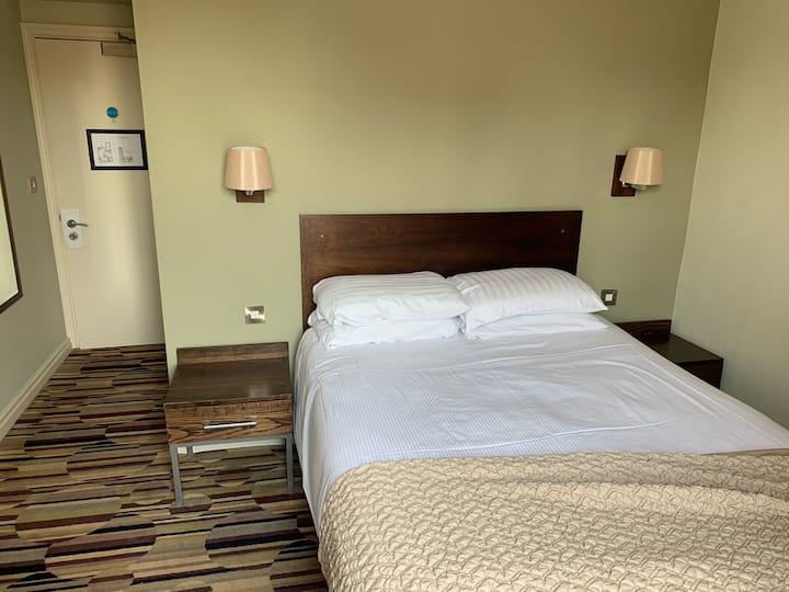Double En-suite Room - Tarporley