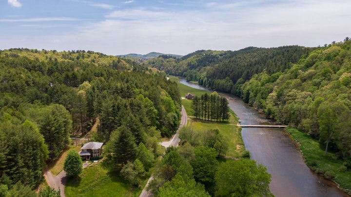 New River Overlook! Hot Tub, 1mi To State Park! - West Jefferson, NC