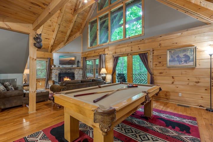 Above Ole Smoky's Clouds | Pet Friendly, Hot Tub - Gatlinburg, TN