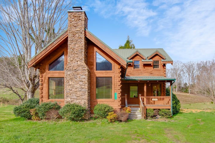 Spring View | Creek Views & Hot Tub + Game Room - Townsend, TN