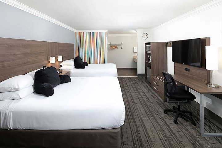 Modern Unit In Signature Temecula, Shopping! - Temecula, CA