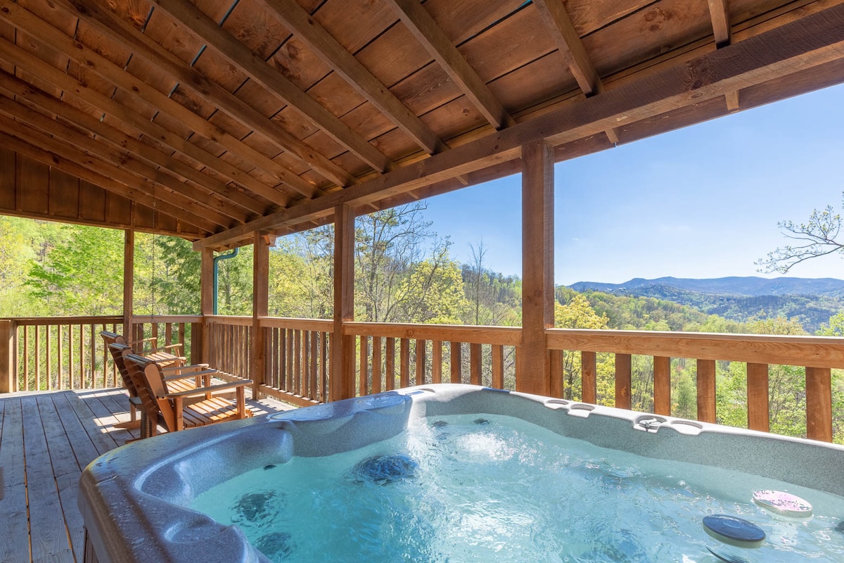 Sweet Surrender | Reduced Rates! Porch Swing, Hot - Cabins for Rent in ...