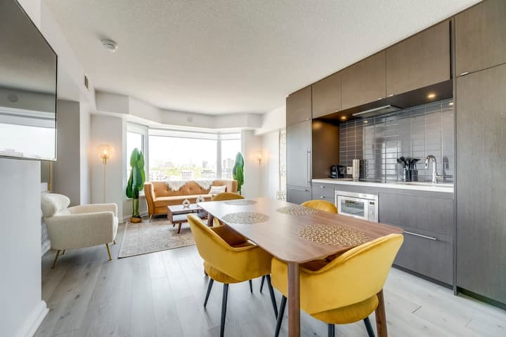 1618 - Yorkville's Elegant 2 Bed - Toronto