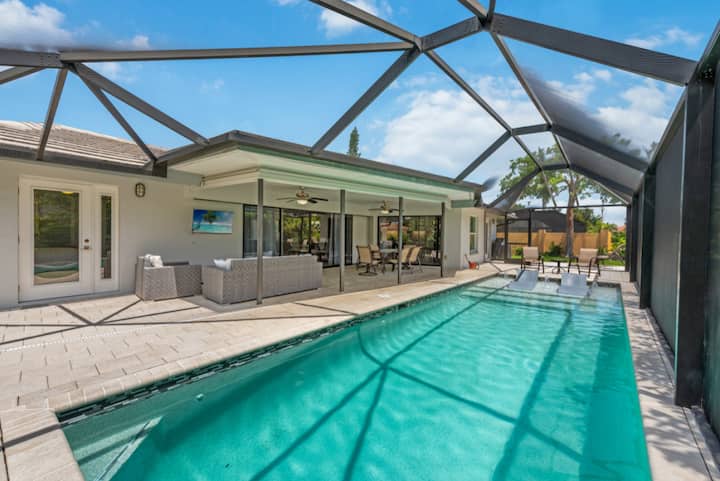 Prime Location! Walk To Beach & Jw Marriott | Pool - Marco Island, FL