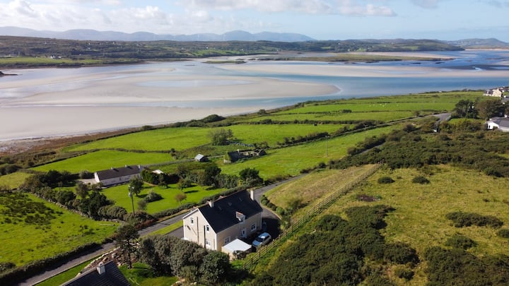 Luxurious 5 Bedroom Home With Sea View In Donegal - Portnoo