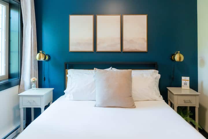 Suite G: Fall Magic Awaits | Near Lake Michigan - Wilderness State Park, Carp Lake