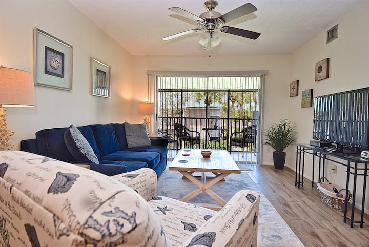 0.3 Mile To #1 Siesta Beach, Wifi, Carport - Siesta Key, FL