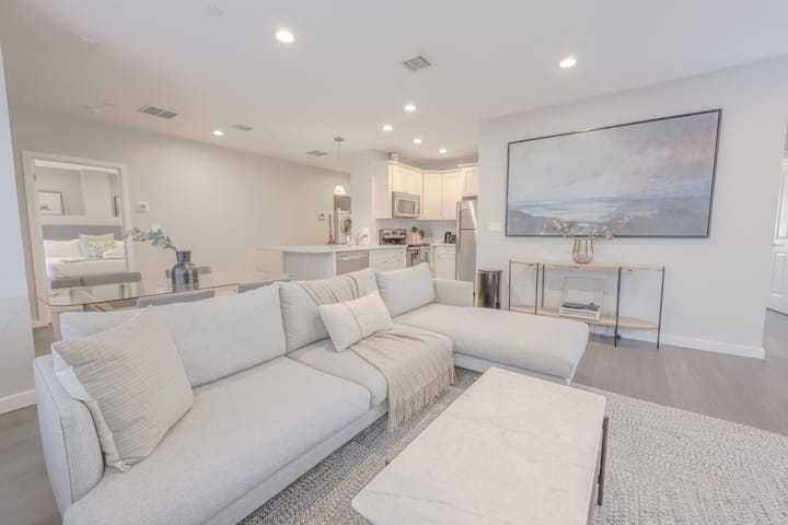 Luxury Loft | W/d In Unit | Pet Friendly - Boston, MA
