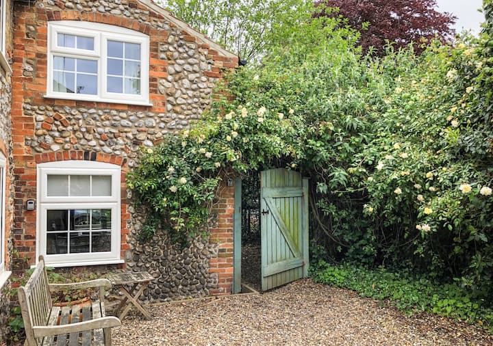 5 Carpenters Cottages - Briston