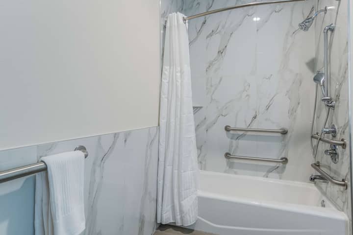 Discover More Of Katy, Texas! 4 Relaxing Units! - Katy, TX