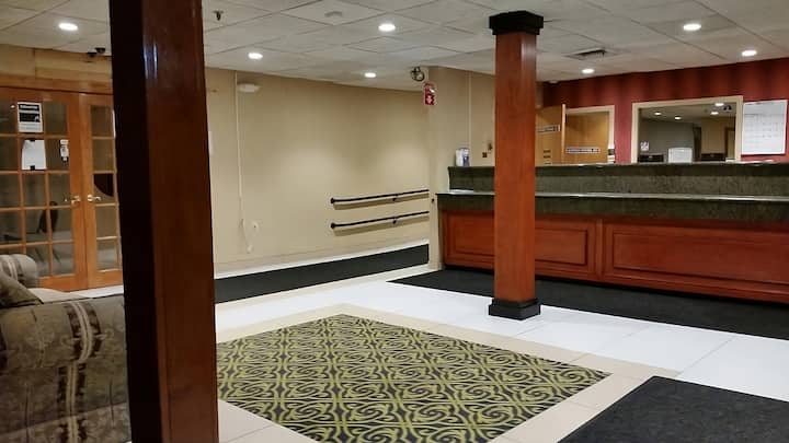 Wonderful Trip! Two Relaxing Units W/ Free Bfast! - Foxborough, MA