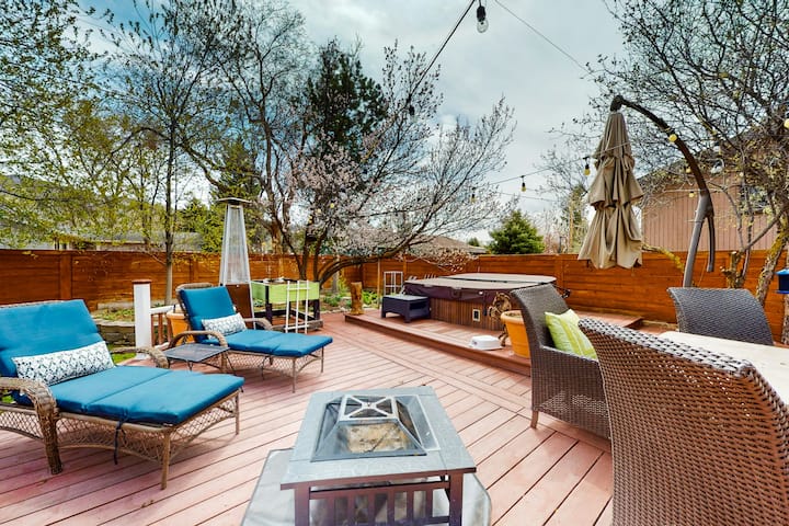 Inviting 3br With Hot Tub, Great Deck & Rec Room - Basalt, CO