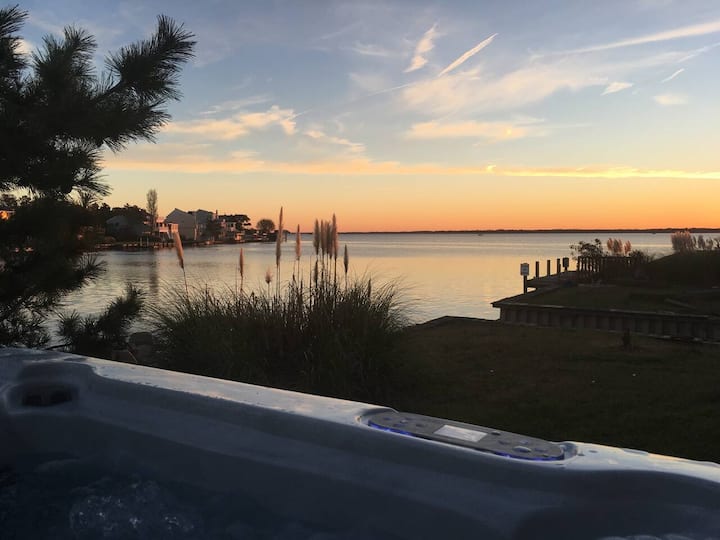 Bay View | 3br House | Hot Tub & Private Dock - Sandbridge Beach, VA