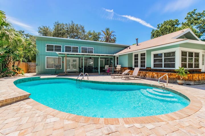 Downtown Dunedin B&b/sleeps 12! - Dunedin, FL
