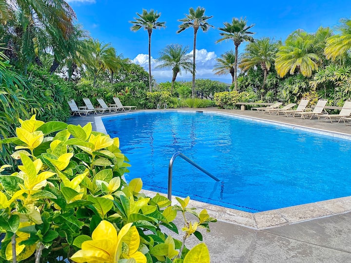 Remodeled Luxury Condo, Ocean Views, 2 Pools - Maui, HI