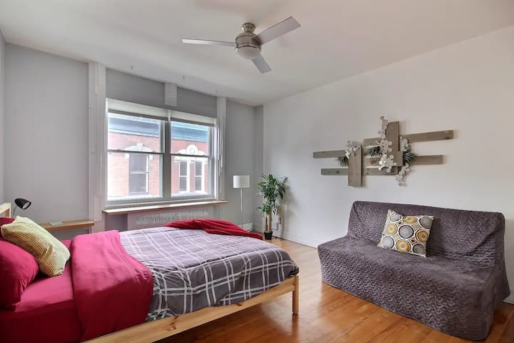Studio Charmant Et Unique Dans Le Vieux-québec - Quebec City