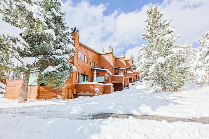 All Engineered Flooring Updated Townhome Close To Everything Sleeps 6! - Keystone, CO