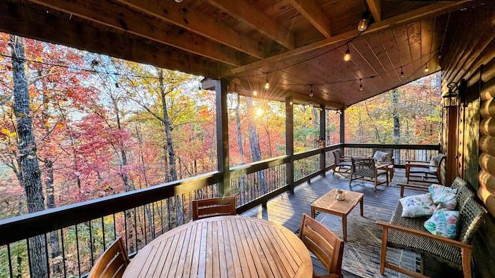 Fall Fam Cabin Getaway | Hot Tub, Arcade, Fire Pit - Blue Ridge, GA