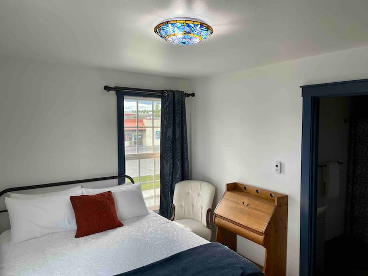 Bugge Room 203, Hyland Hotel - Palmer, AK